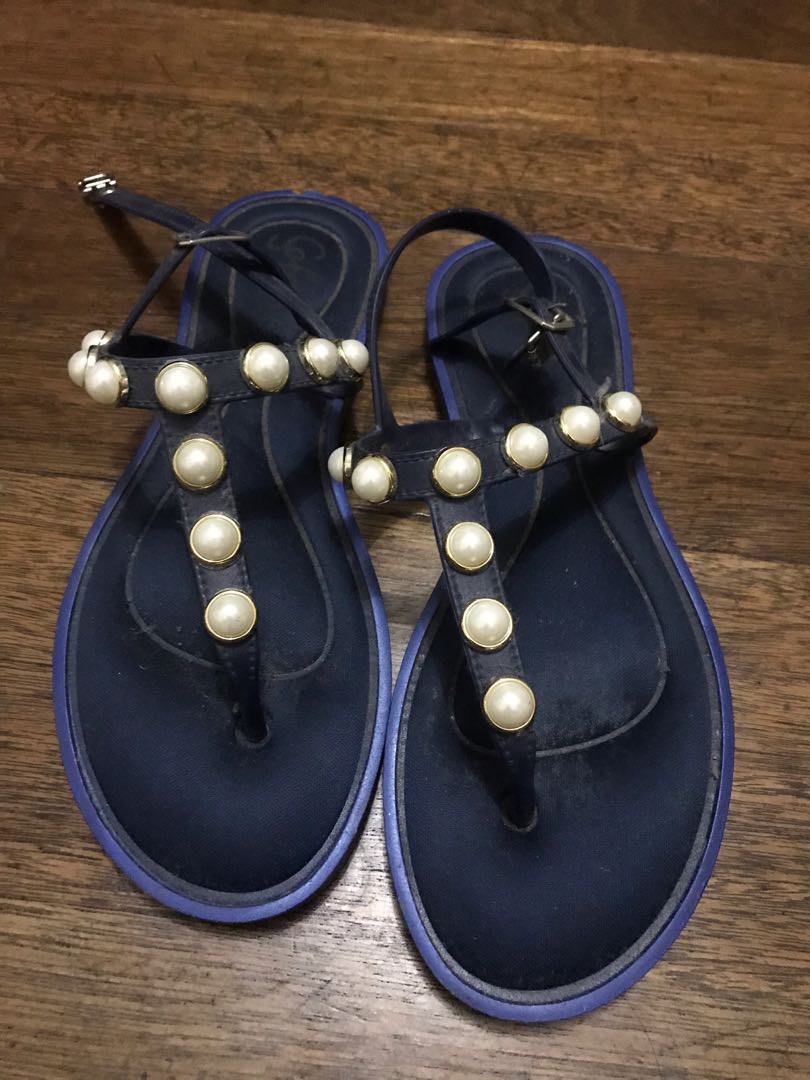 So Fab Sandals, Women's Fashion, Footwear, Flats & Sandals on Carousell