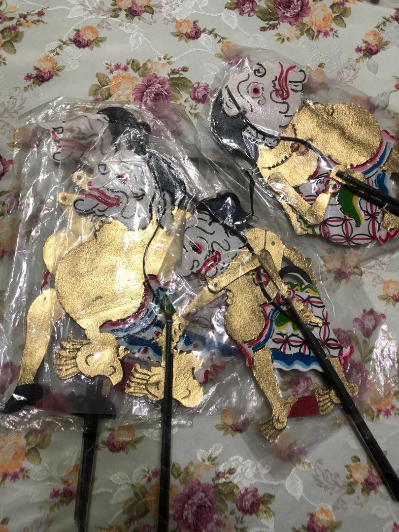 Wayang kulit Semar bersama anaknya, Hobbies & Toys, Memorabilia ...