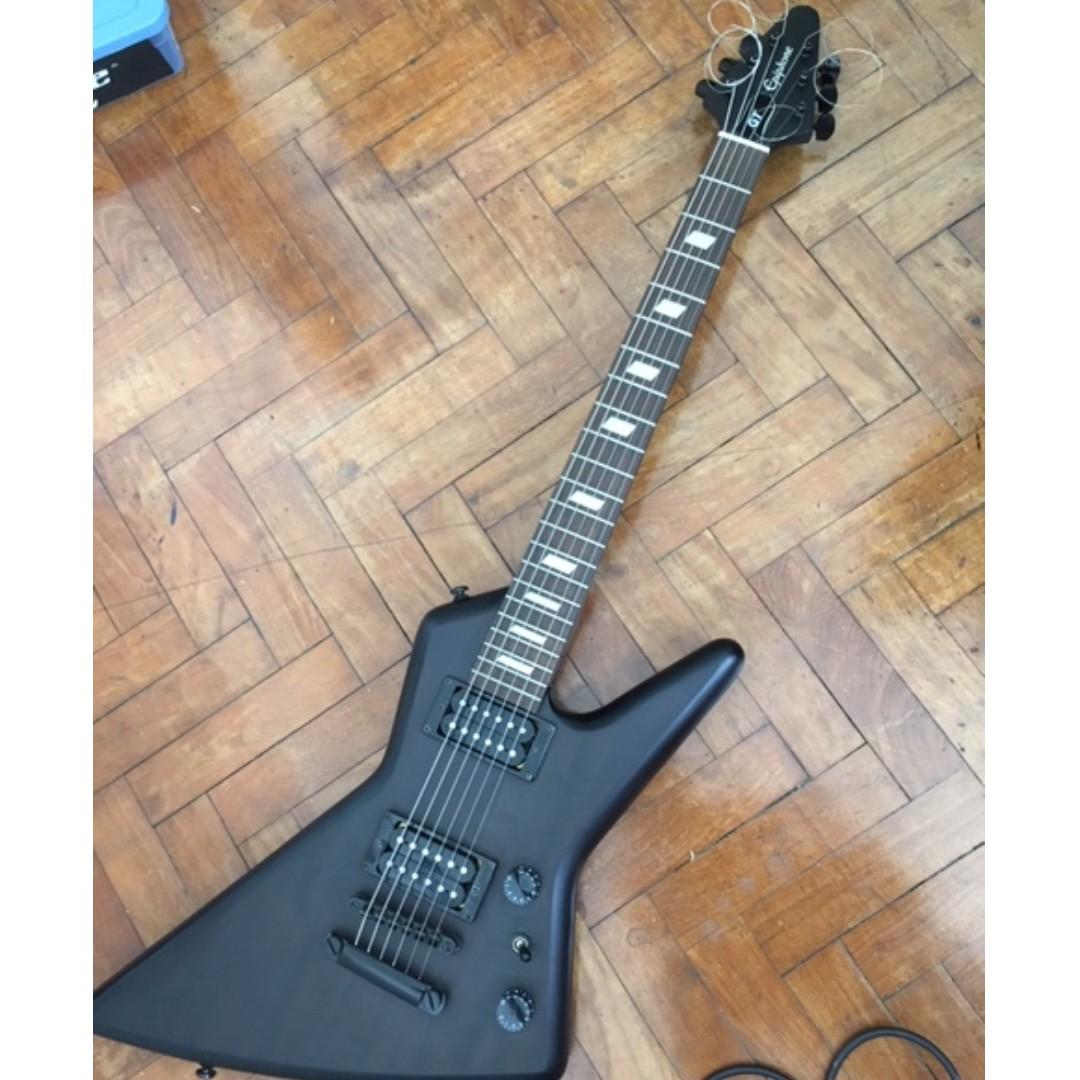 Epiphone Explorer GT, Hobbies & Toys, Music & Media, Musical ...