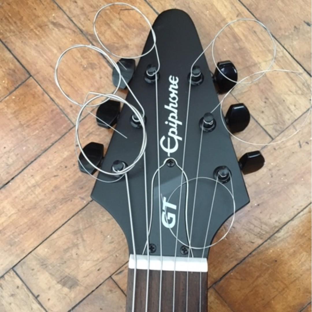 Epiphone Explorer GT, Hobbies & Toys, Music & Media, Musical ...