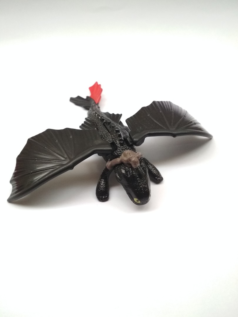 Night fury toothless How to Train Your Dragon toy McDonald, Hobbies ...