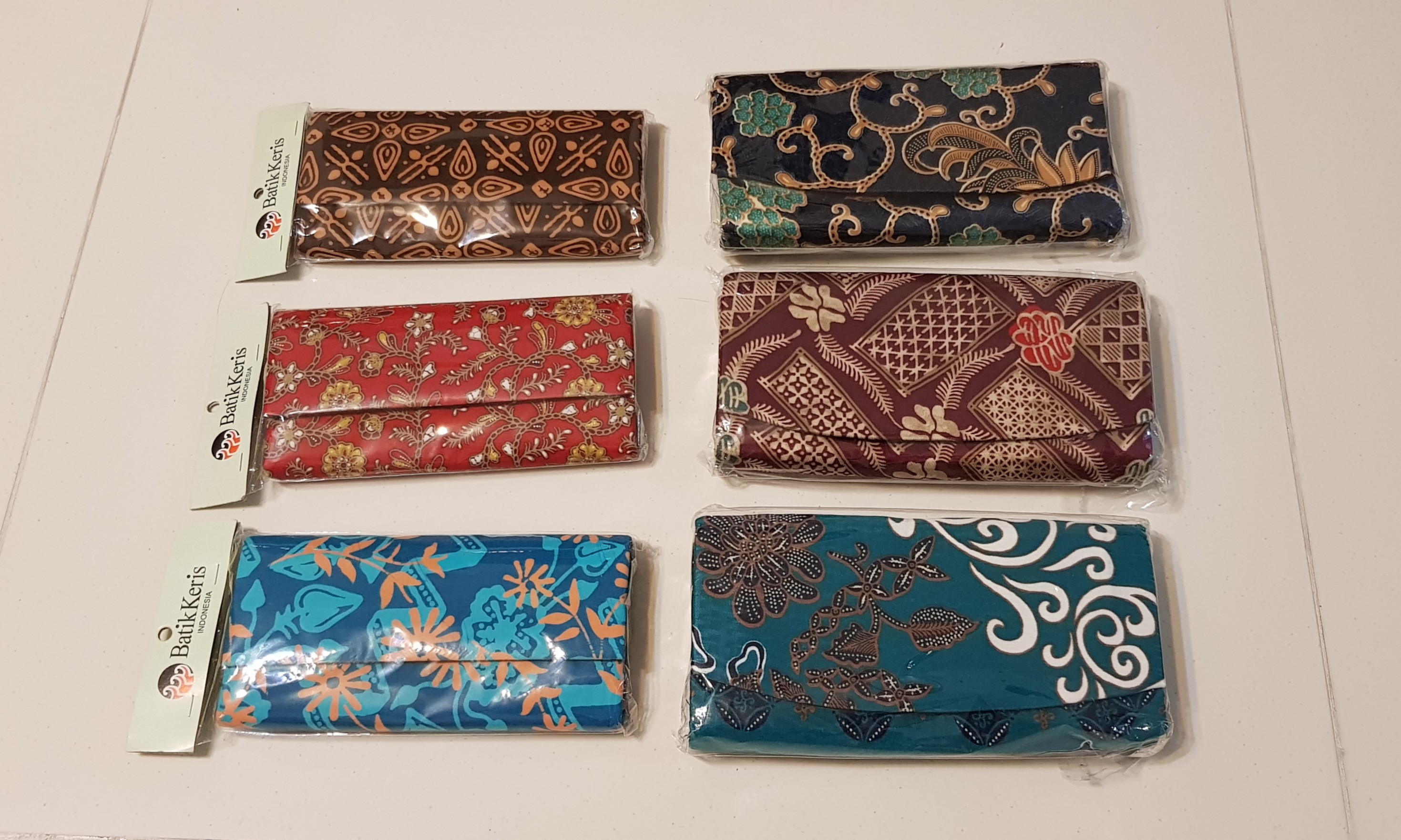 Traditional Batik Wallets (between $10 and $15), Women's Fashion, Bags ...