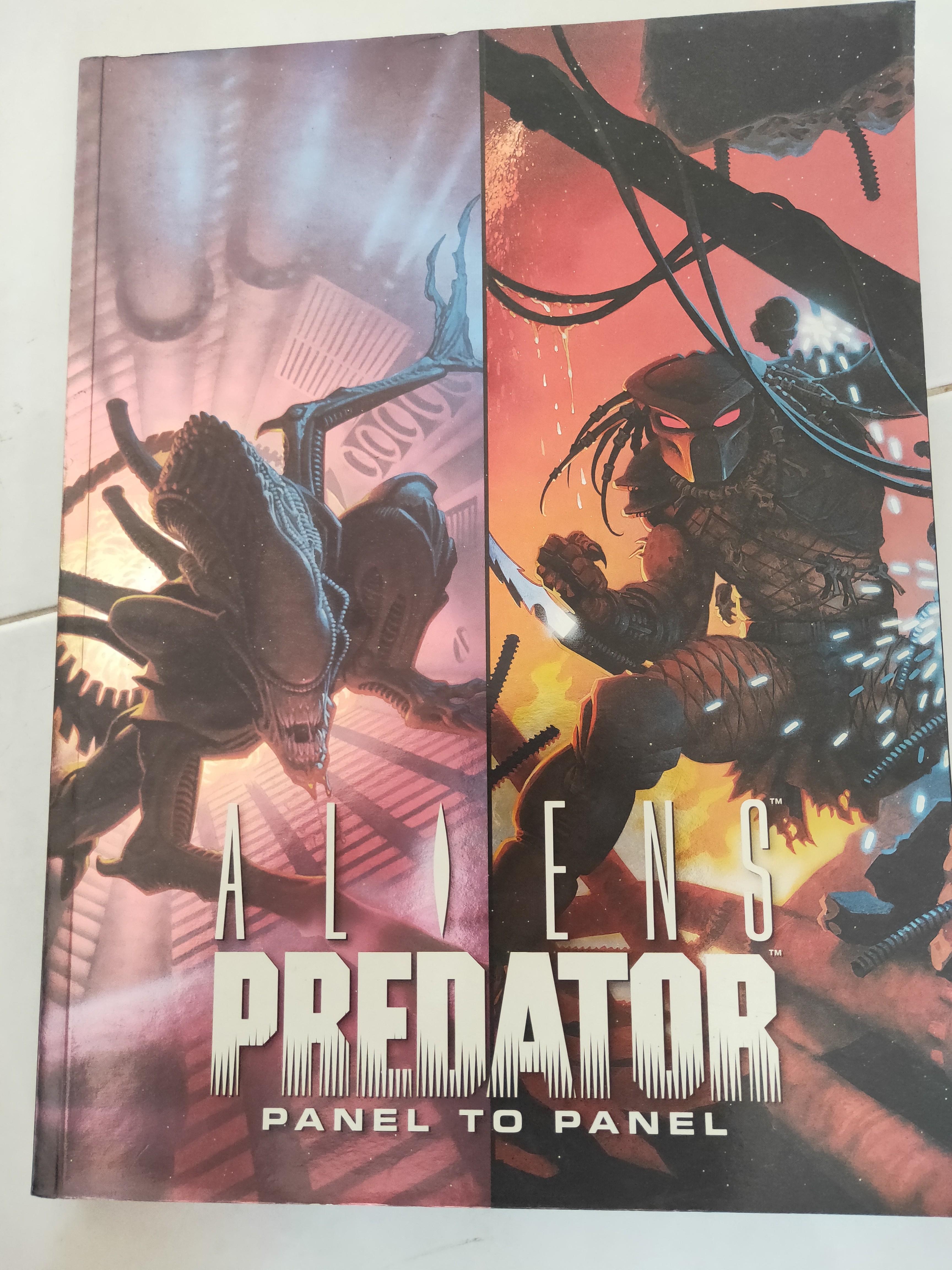 Aliens vs Predator: panel to panel, Hobbies & Toys, Memorabilia ...
