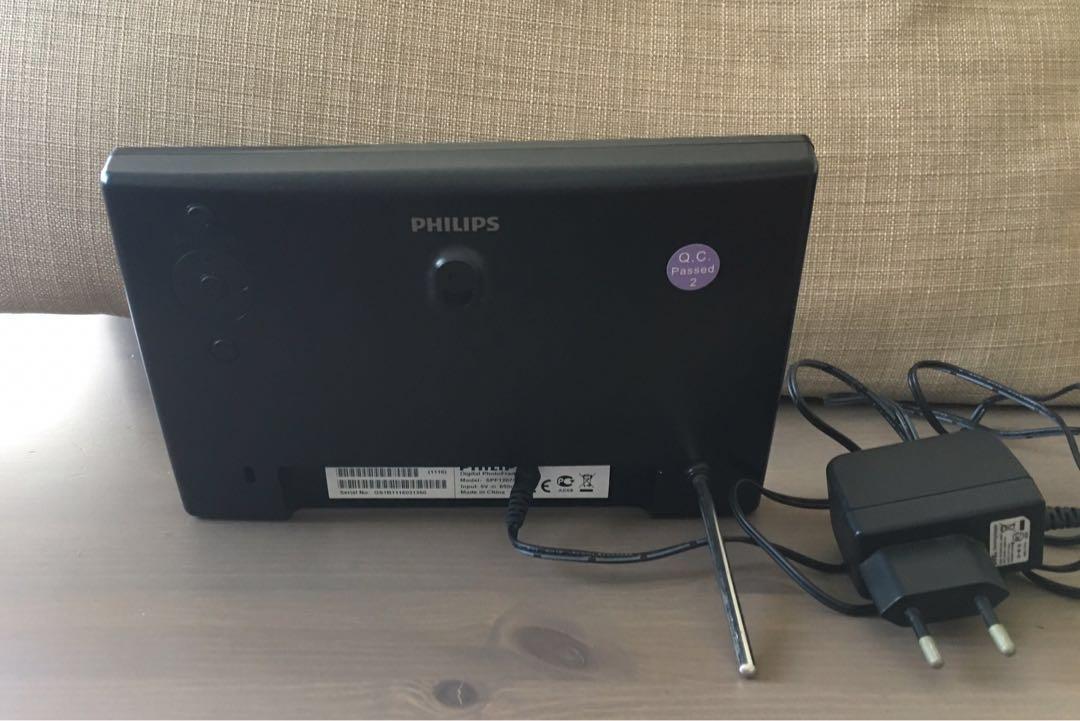 Philips digital photo frame, Furniture & Home Living, Home Decor ...