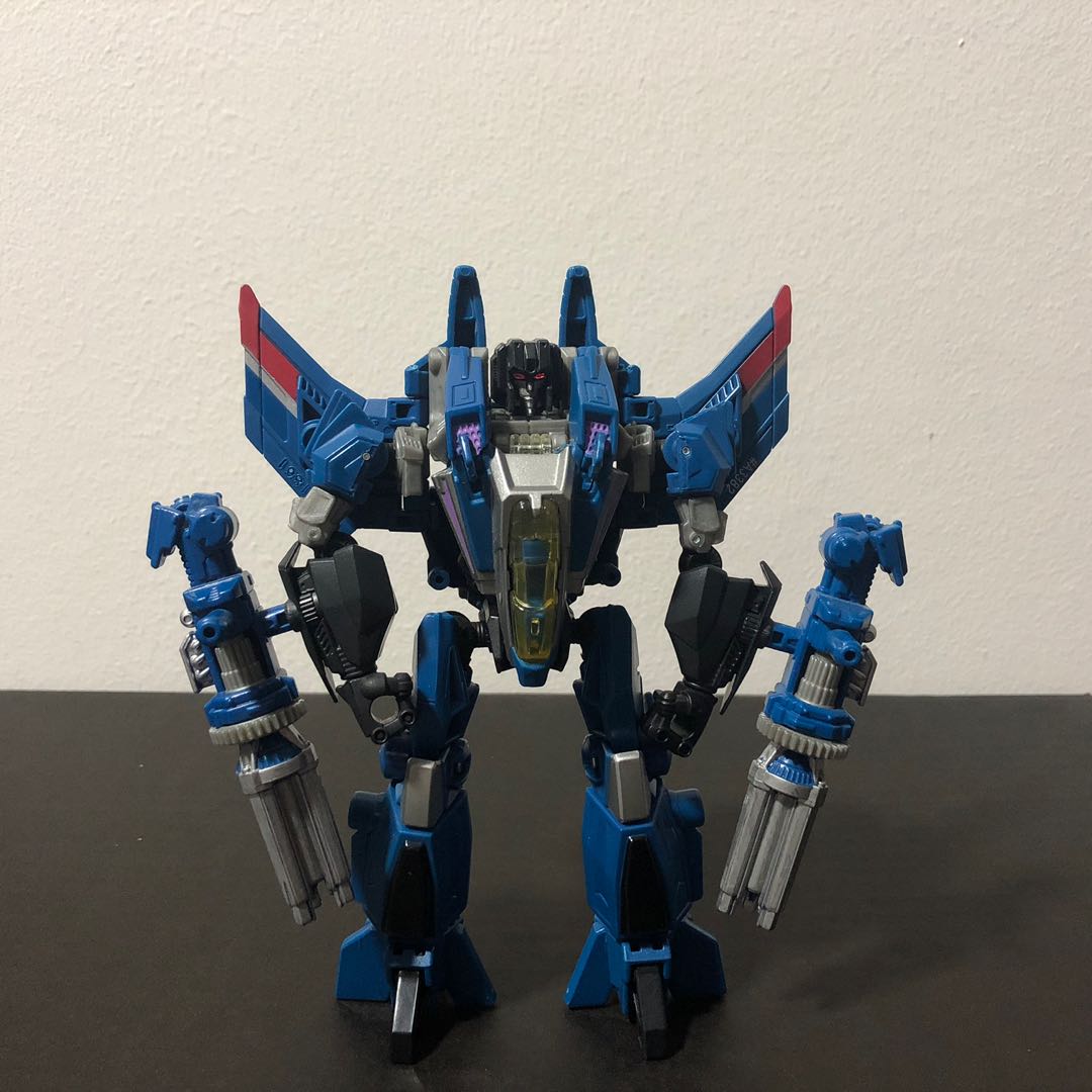 Transformers Generations Fall of Cybertron Deluxe Class Thundercracker ...