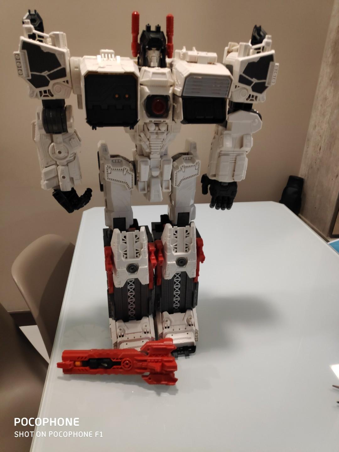 Transformers Generations Metroplex, Hobbies & Toys, Toys & Games on ...