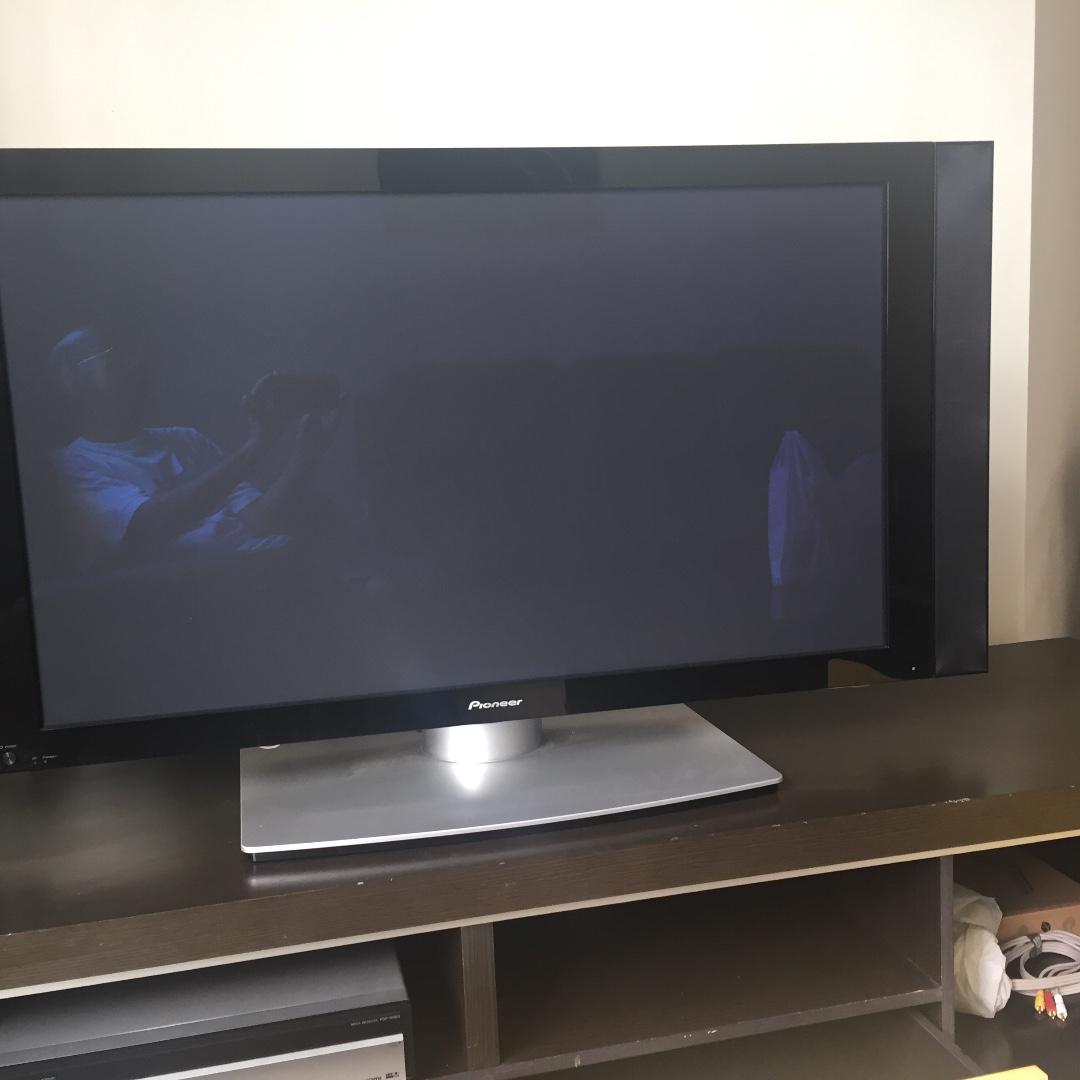 Plasma tv Pioneer 43 inch , TV & Home Appliances, TV & Entertainment ...