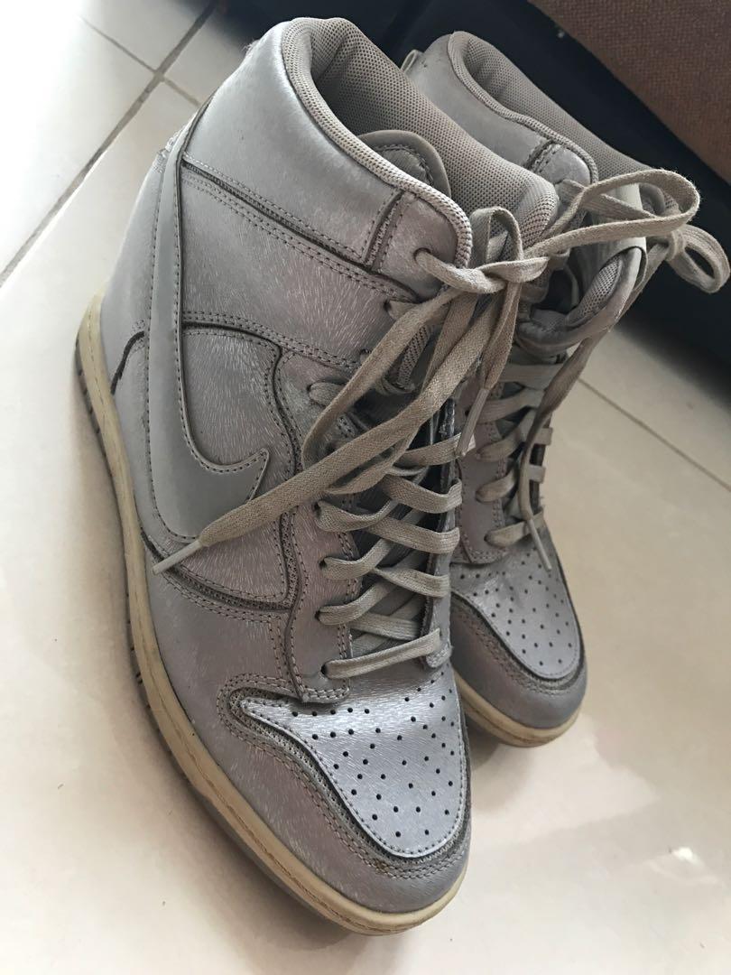 Nike sky high dunks original, Fesyen Wanita, Sepatu di Carousell