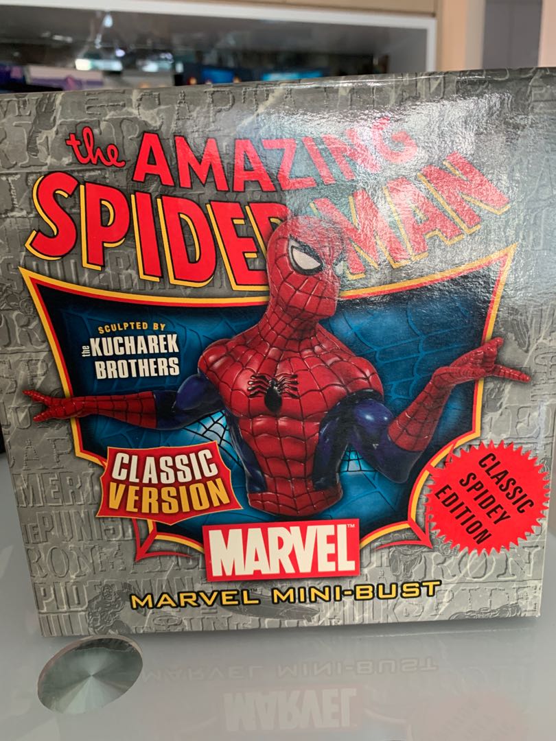 The Amazing Spider-Man mini bust (classic spidey edition-red), Hobbies ...