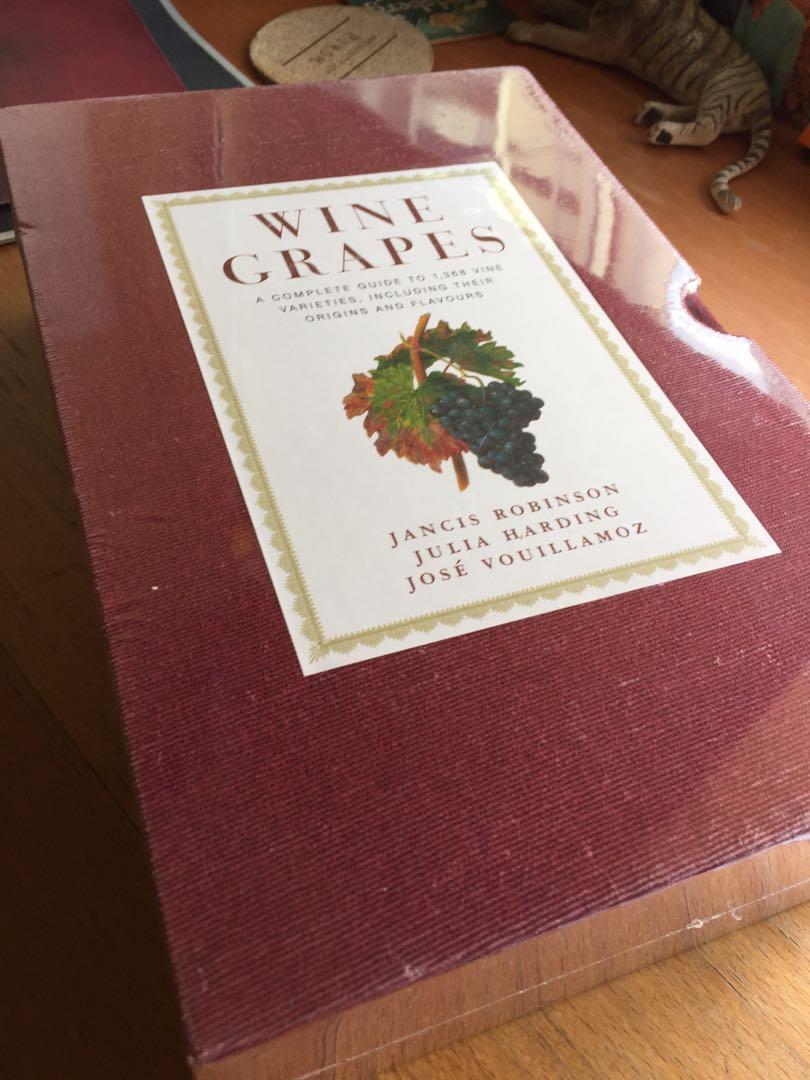 Wine Grapes - Jancis Robinson, Hobbies & Toys, Books & Magazines ...