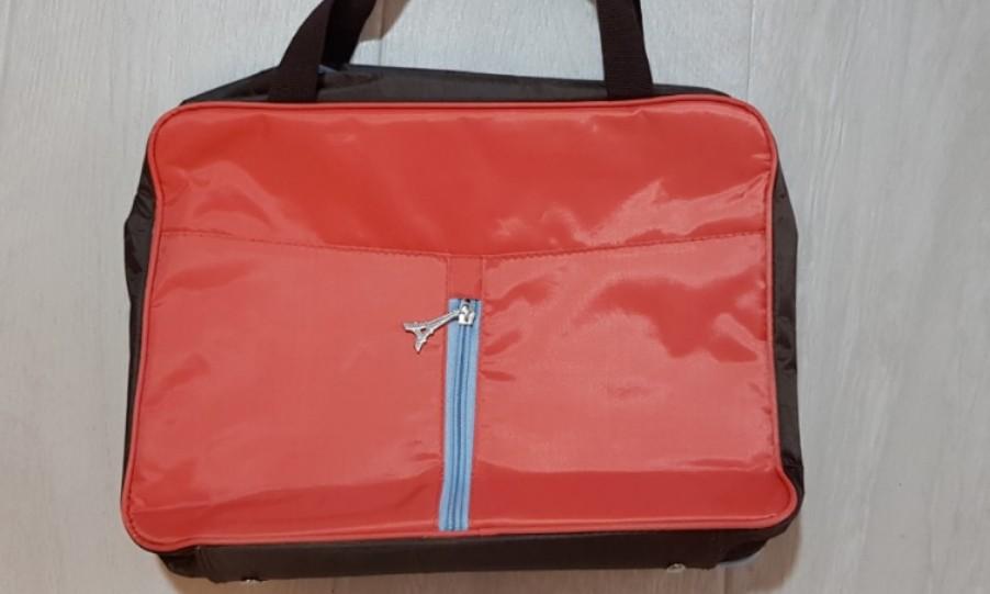 Compact Travel Partition Bag, Hobbies & Toys, Travel, Travel Essentials ...