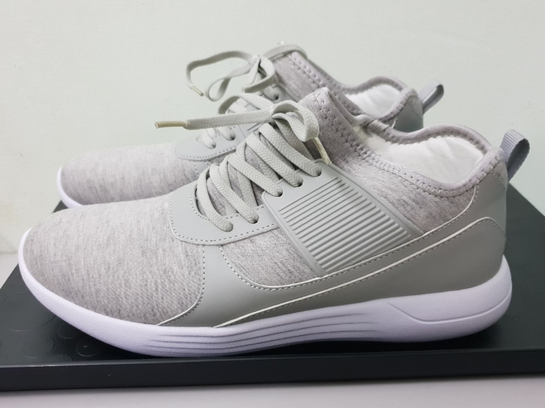 GU Japan Men's Sneaker, Men's Fashion, Footwear, Sneakers on Carousell