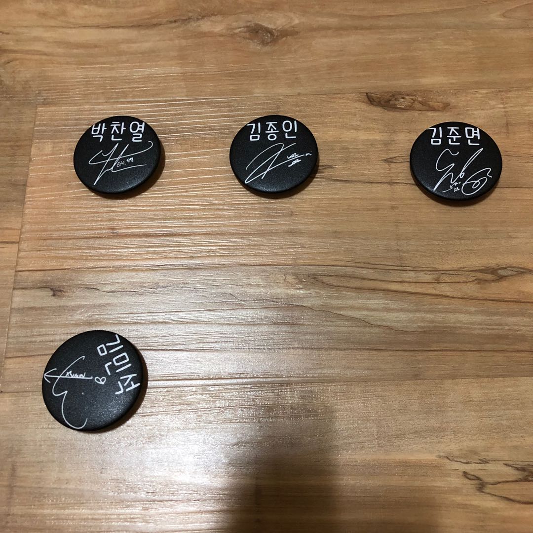 exo badges & kpop pics, Hobbies & Toys, Memorabilia & Collectibles, K ...