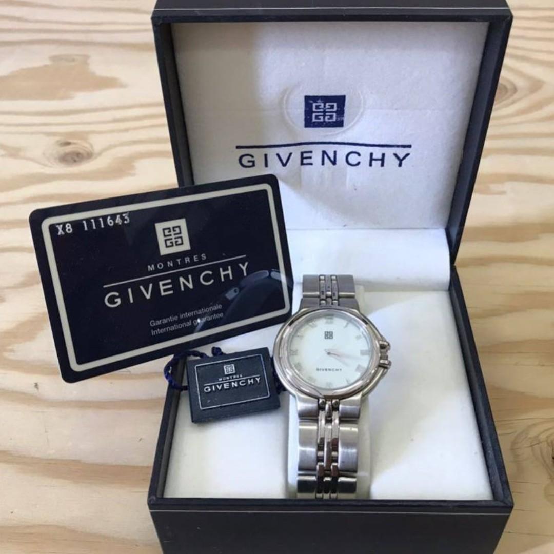 GIVENCHY CLASSIC VINTAGE MEN'S WATCH, Mobile Phones & Gadgets ...