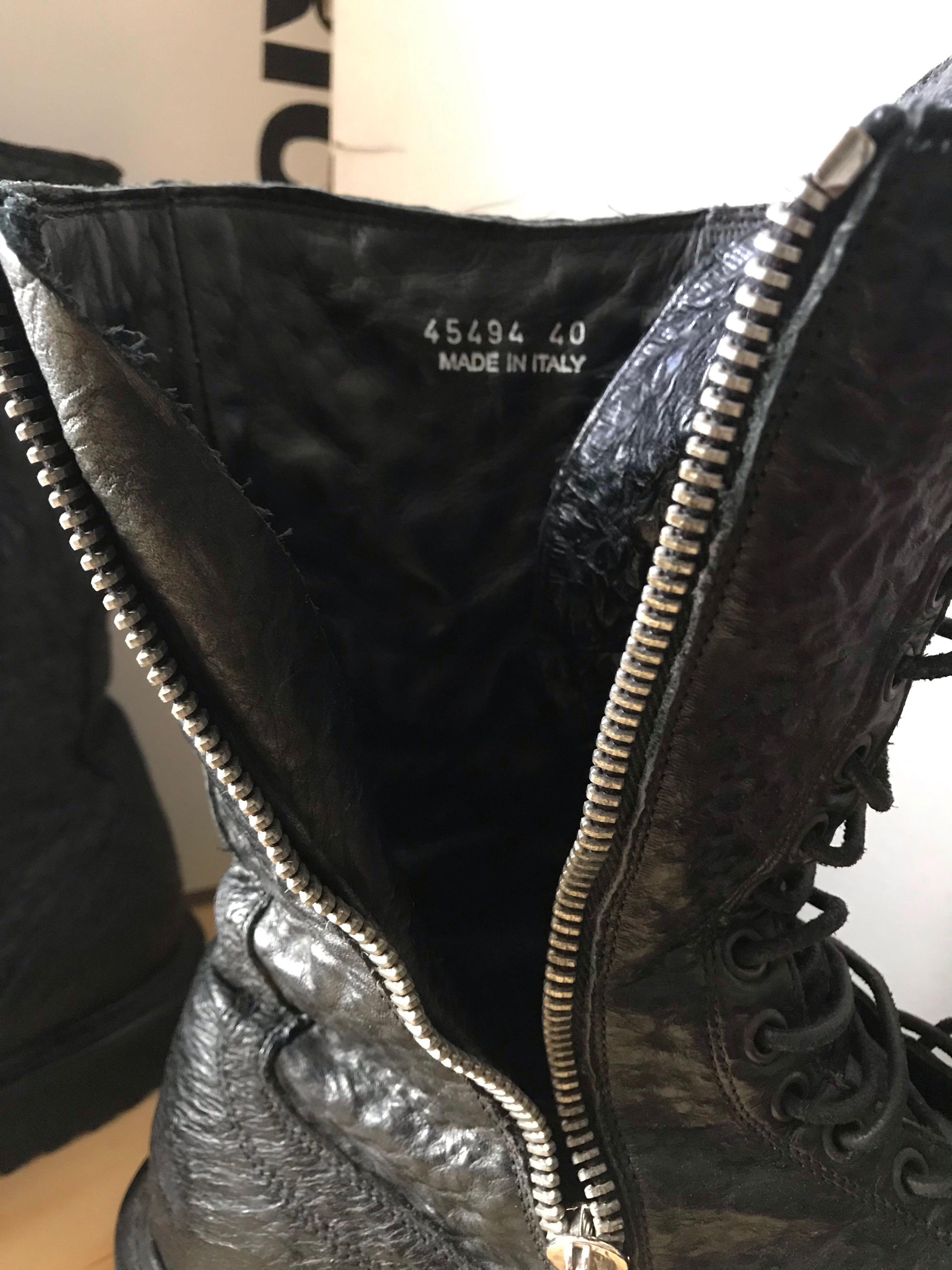 Rick Owens textured leather combat boots., 男裝, 鞋, 靴 - Carousell