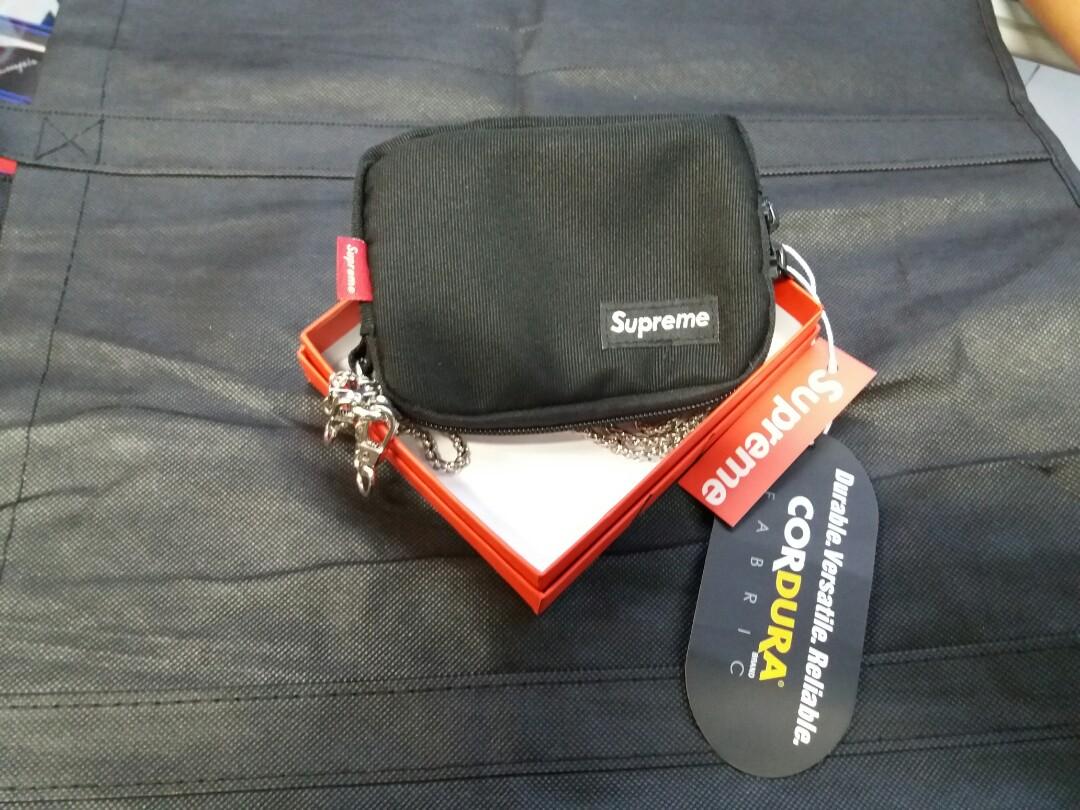 Supreme wallet w chain, Men's Fashion, Watches & Accessories, Wallets ...