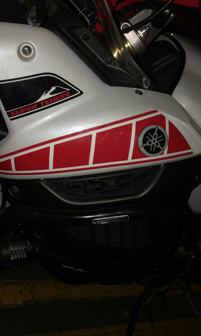 Xmax 300 / super tenere emblem + signal(red and blue avail) white nil ...