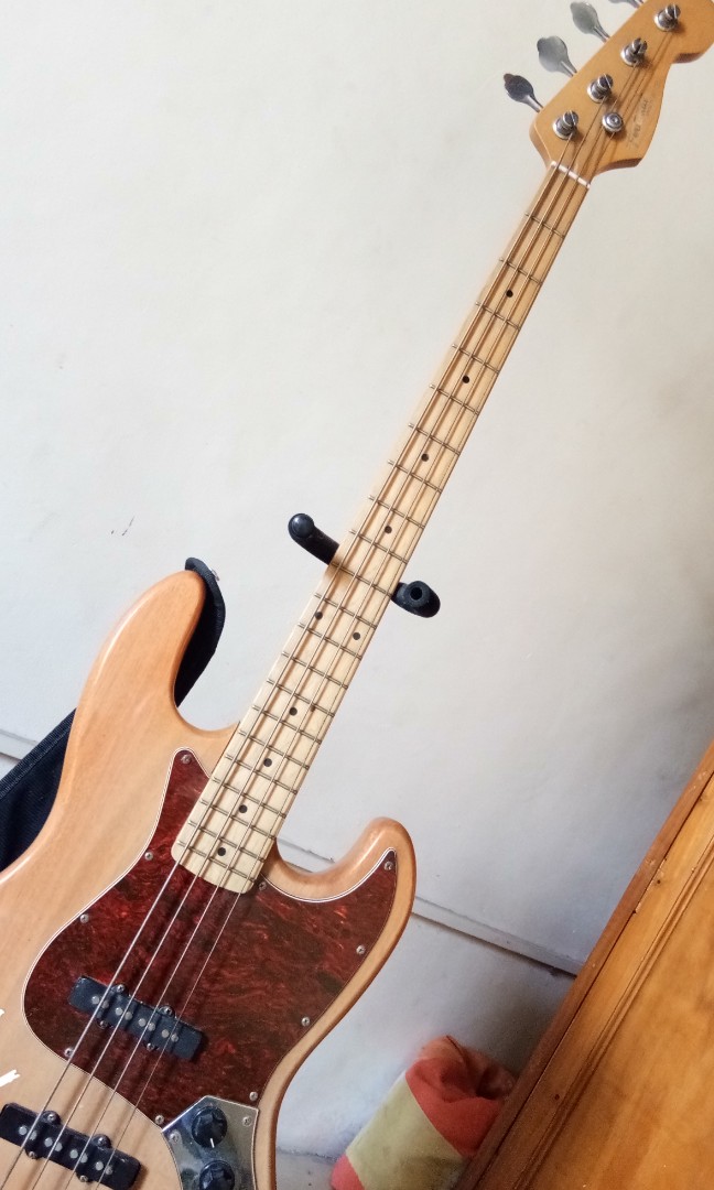 Fernando Bass Guitar, Hobbies & Toys, Music & Media, CDs & DVDs on ...