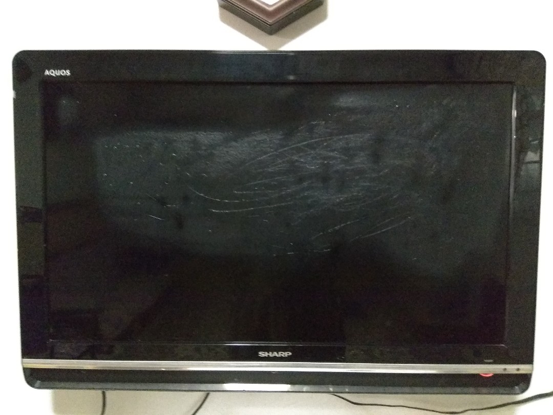 Sharp Aquos 32-inch LCD TV, TV & Home Appliances, TV & Entertainment ...