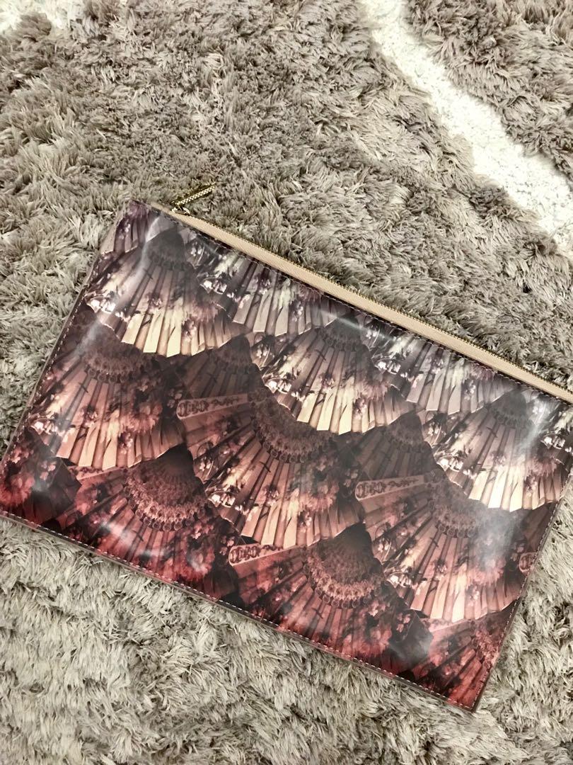 Ted Baker Pouch, Women's Fashion, Bags & Wallets, Clutches on Carousell