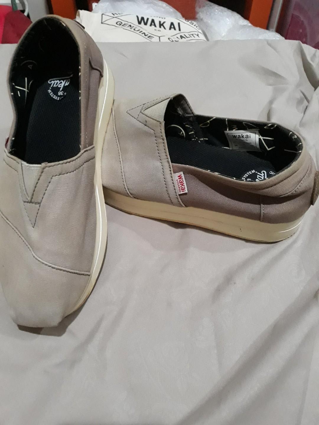 Wakai anti odor system, Fesyen Wanita, Sepatu di Carousell