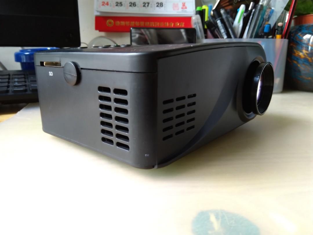 RGB LCD Projector 投影機, 家庭電器, 電視 & 其他娛樂, 投影機 - Carousell