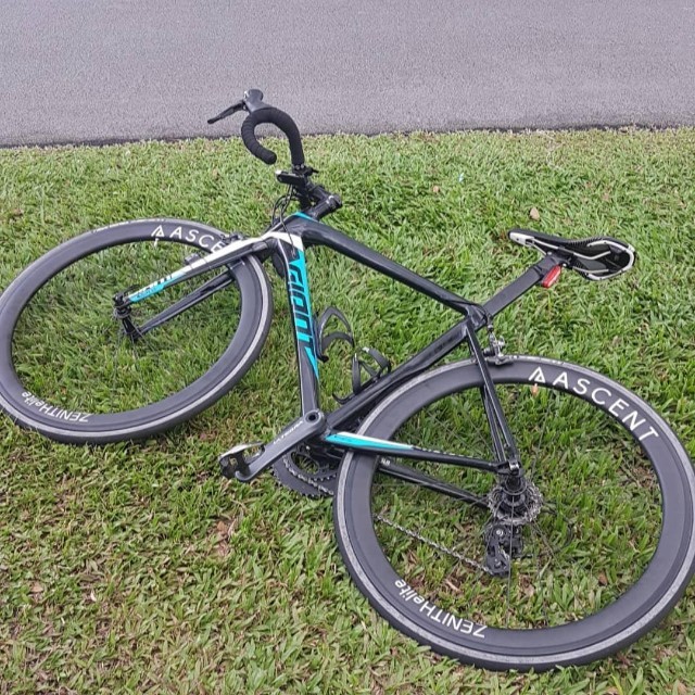 Giant tcr slr, Sports Equipment, Bicycles & Parts, Bicycles on Carousell