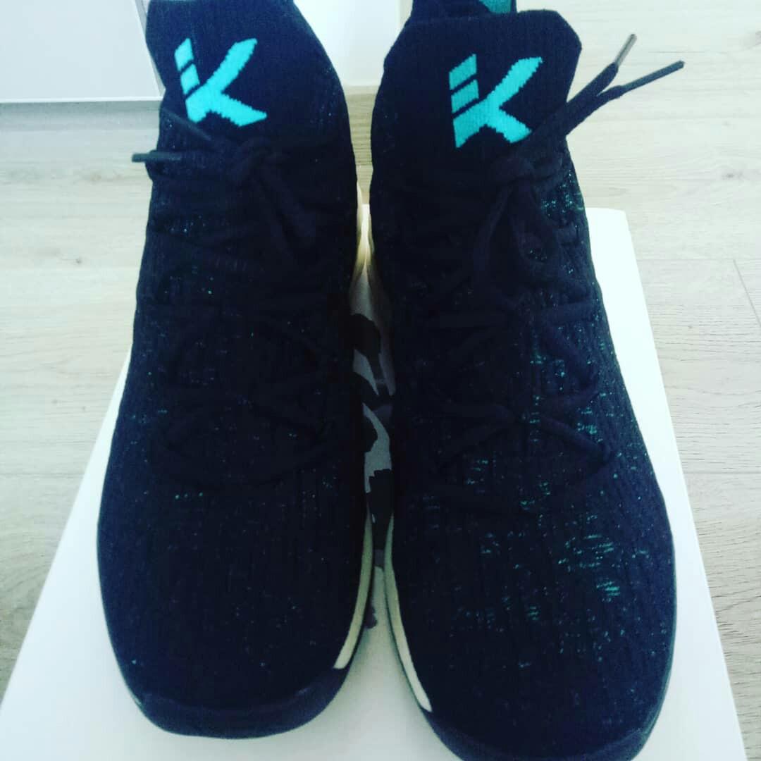 Klaythompson KT4 anta, Men's Fashion, Footwear, Sneakers on Carousell