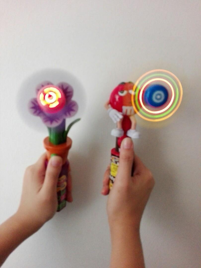 M&M Light-up Candy Fan, Hobbies & Toys, Collectibles & Memorabilia, Fan ...