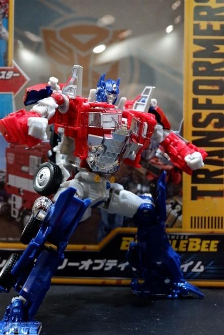 Transformers Legendary Optimus Prime bumblebee movie evasion mode ...