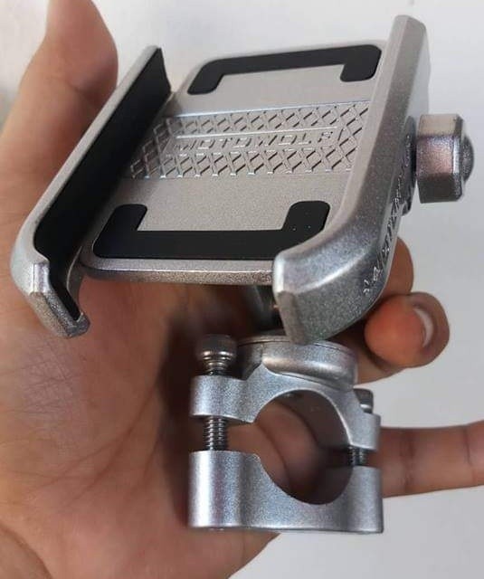 MOTOWOLF CP Holder ( Clamp) without charger, Motorbikes on Carousell