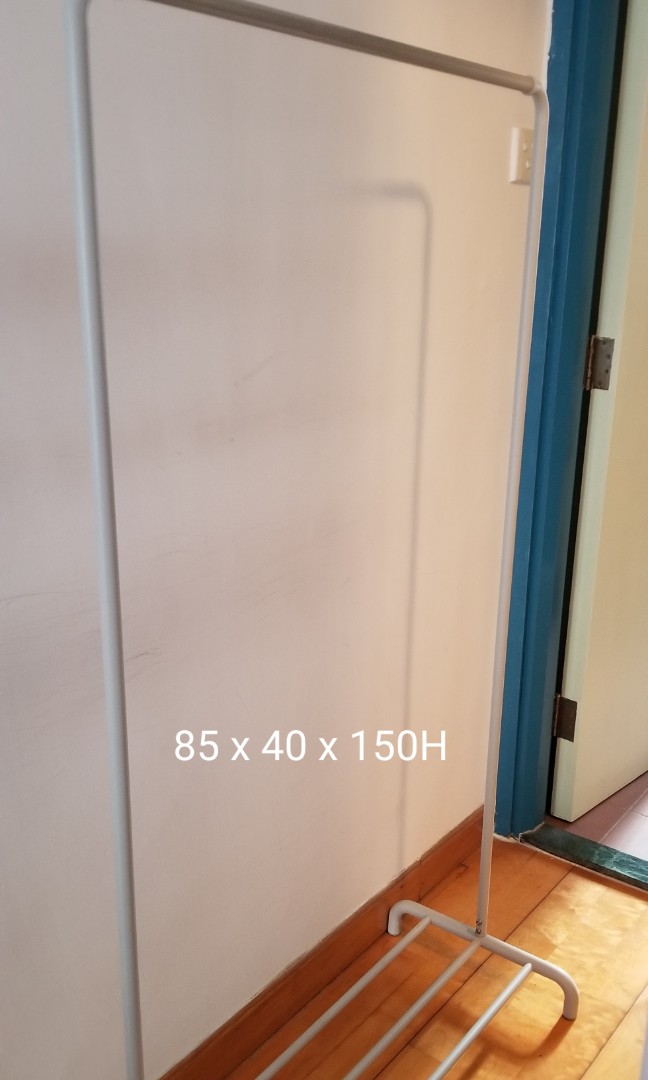 MUJI clothes rack, 傢俬＆家居, 傢俬, 書櫃、櫃子及架 - Carousell