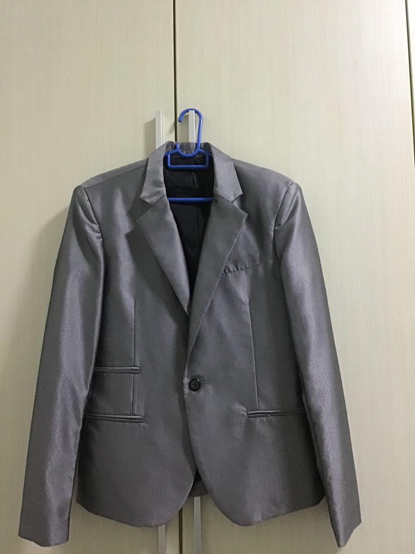 Silver blazer, Men's Fashion, Coats, Jackets and Outerwear on Carousell