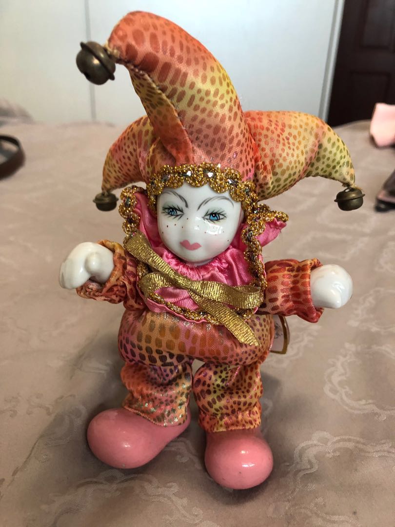 Triangel pink, Women's Fashion, Jewelry & Organisers, Precious Stones ...