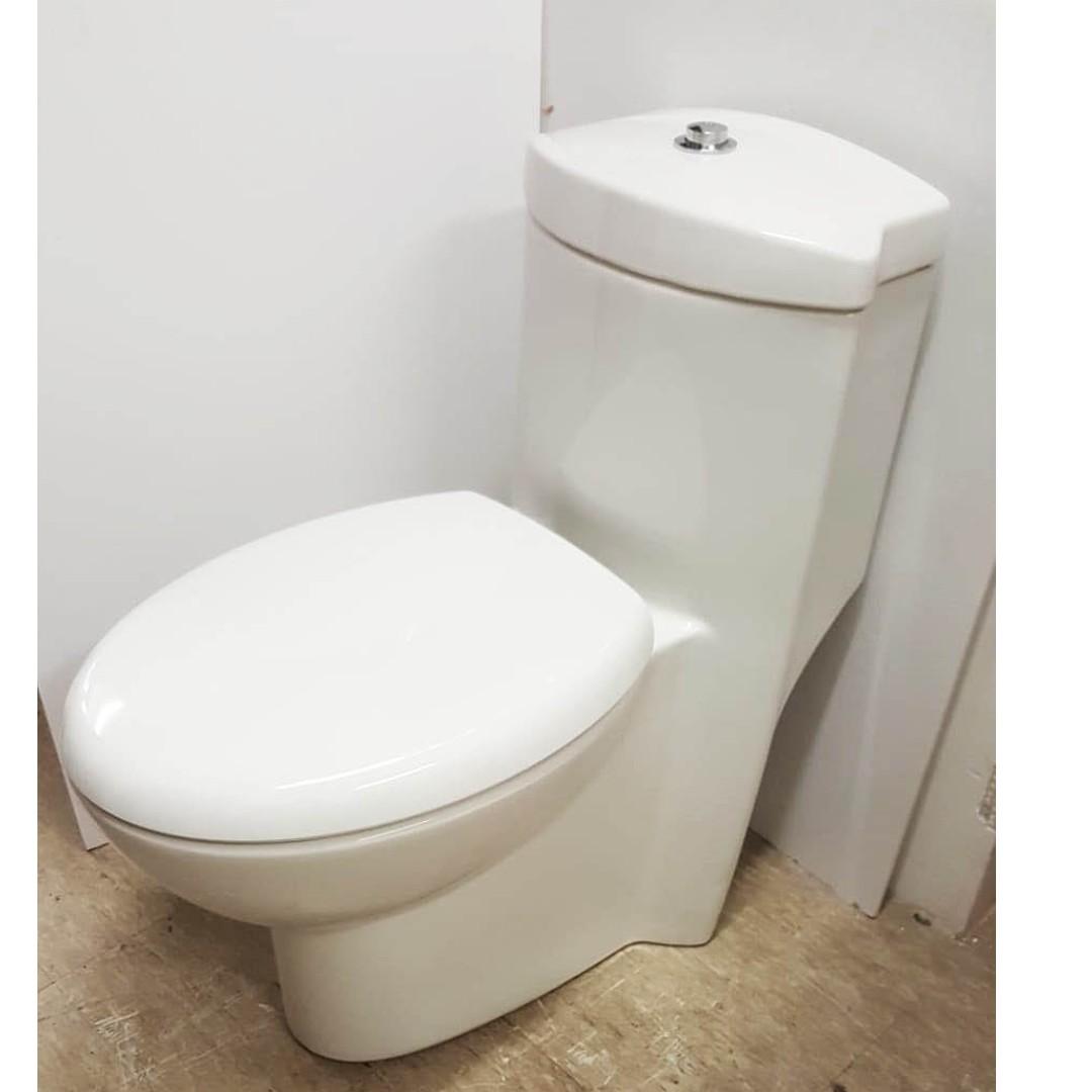 Pedestal wc toilet 8" - Last set, Furniture & Home Living, Bathroom ...