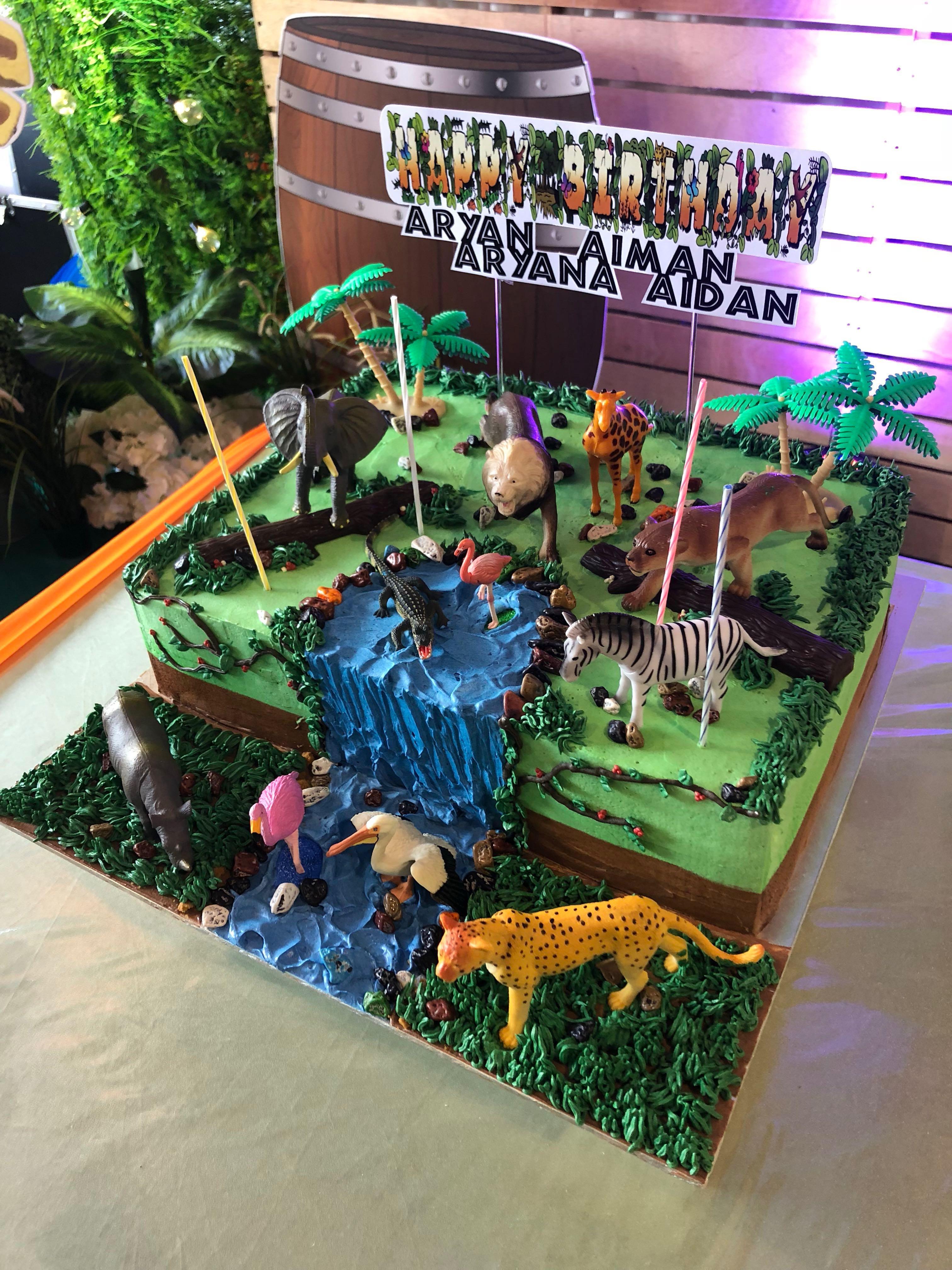 Safari themed cake, Food & Drinks, Homemade Bakes on Carousell