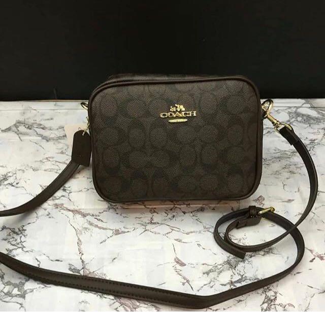 Coach Camera Signature Bag, Fesyen Wanita, Tas & Dompet di Carousell