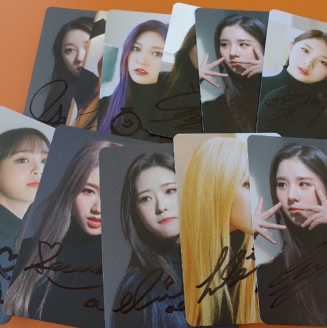 LOONA Loonaverse signed concert photocards, Entertainment, K-Wave on ...