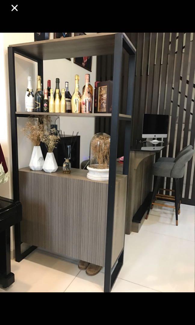 Meja bar kursi bar mini bar, Perabotan Rumah di Carousell