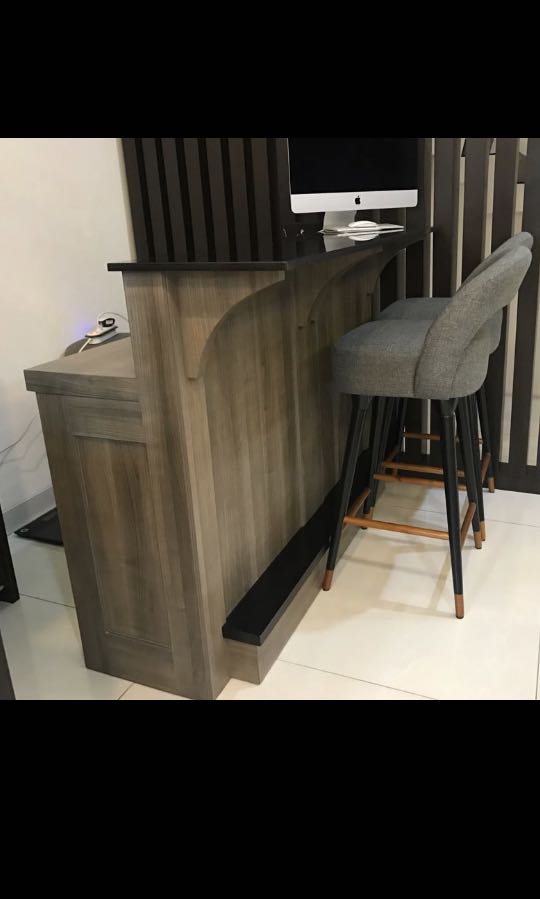 Meja bar kursi bar mini bar, Perabotan Rumah di Carousell