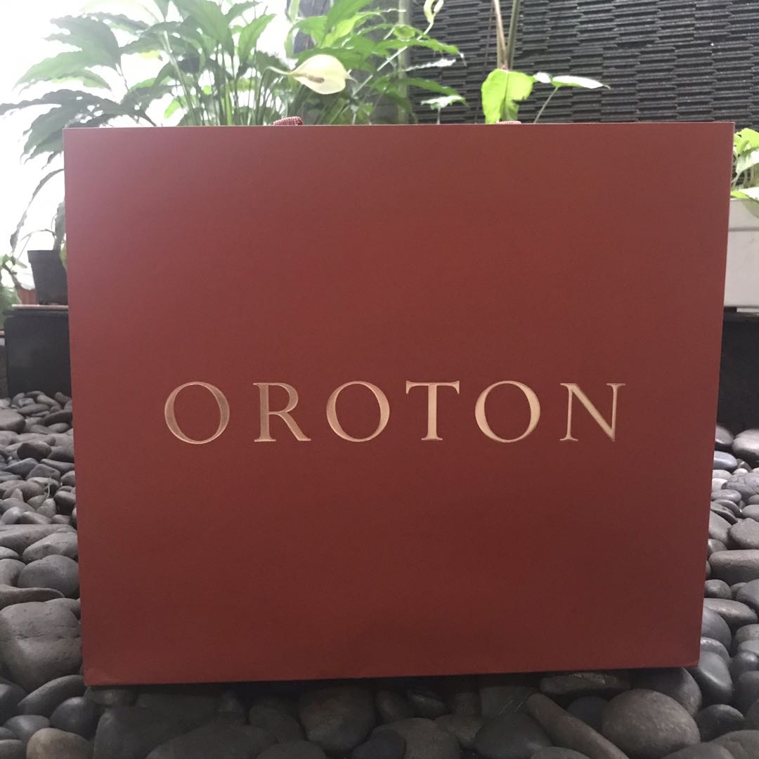 Oroton Paper bag, Barang Mewah, Tas & Dompet di Carousell