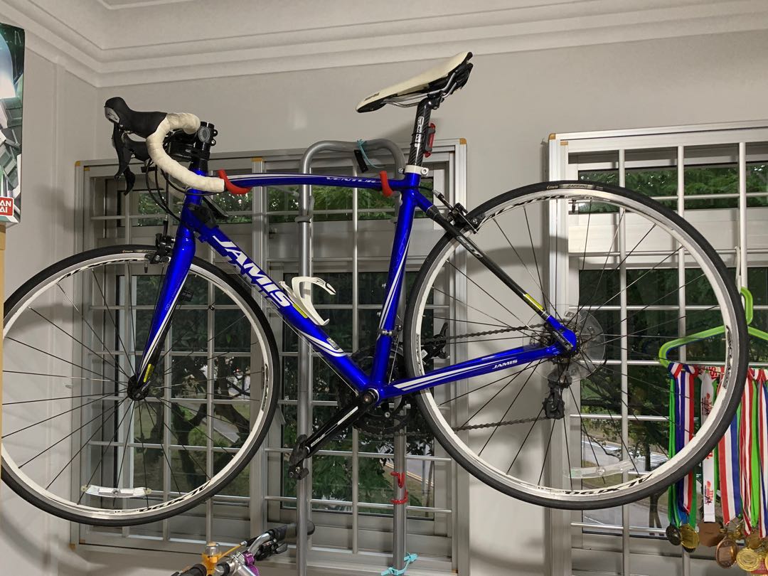 Jamis Road bike, Sports Equipment, Bicycles & Parts, Bicycles on Carousell