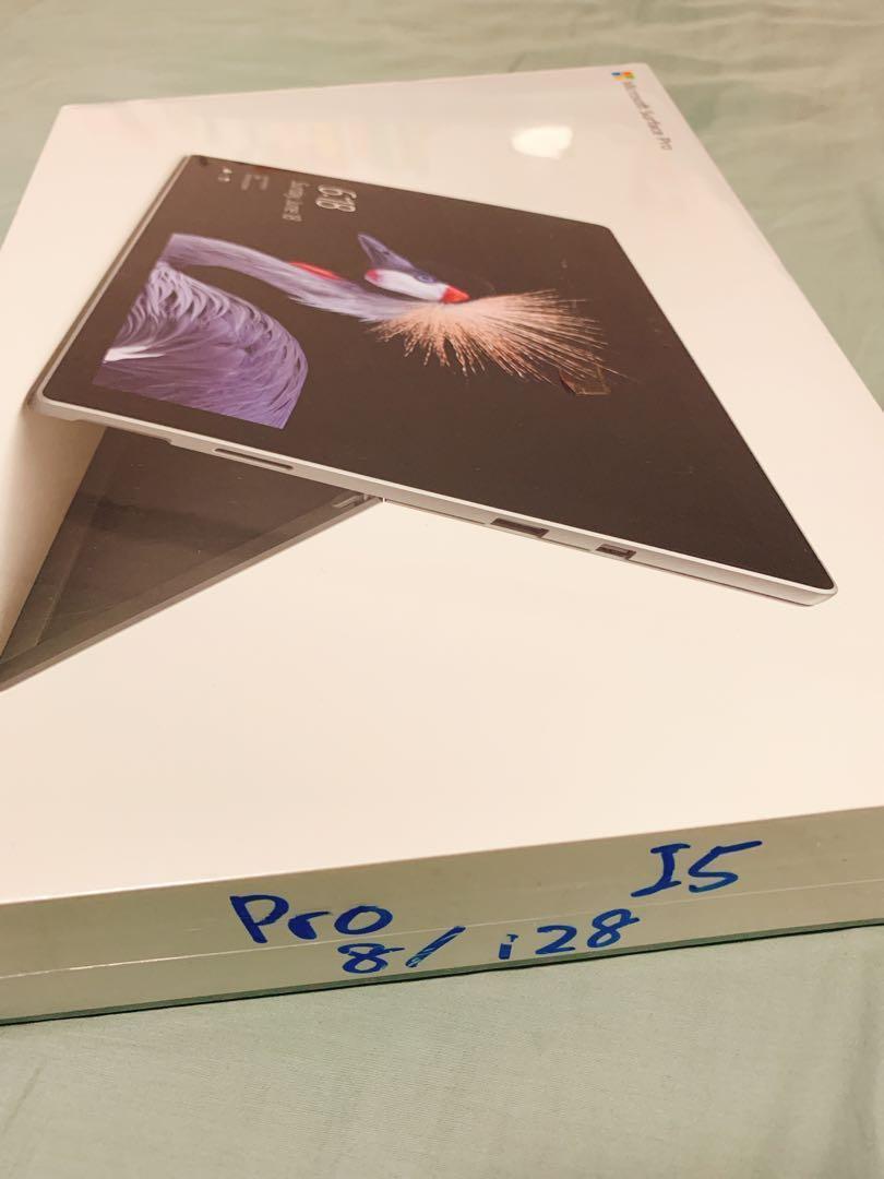 Surface Pro (5th Gen) model 1796 / Intel Core i5 / 128GB SSD / 8GB RAM ...