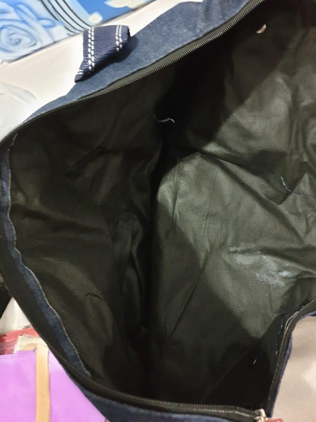 Tas denim ukuran besar, Fesyen Wanita, Tas & Dompet di Carousell
