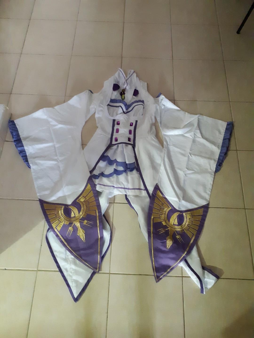 Emilia Cosplay, Hobbies & Toys, Memorabilia & Collectibles, Fan ...