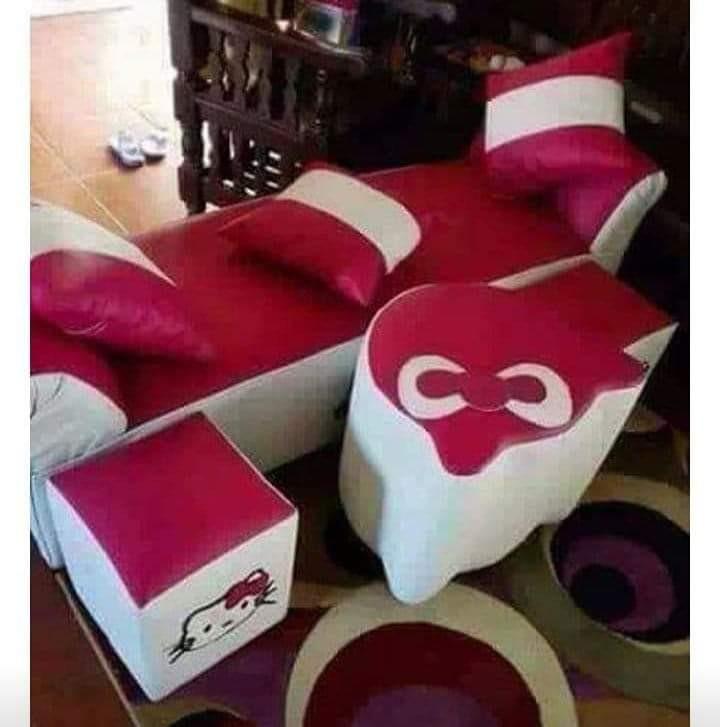 HELLOKITTY SOFA SET on Carousell