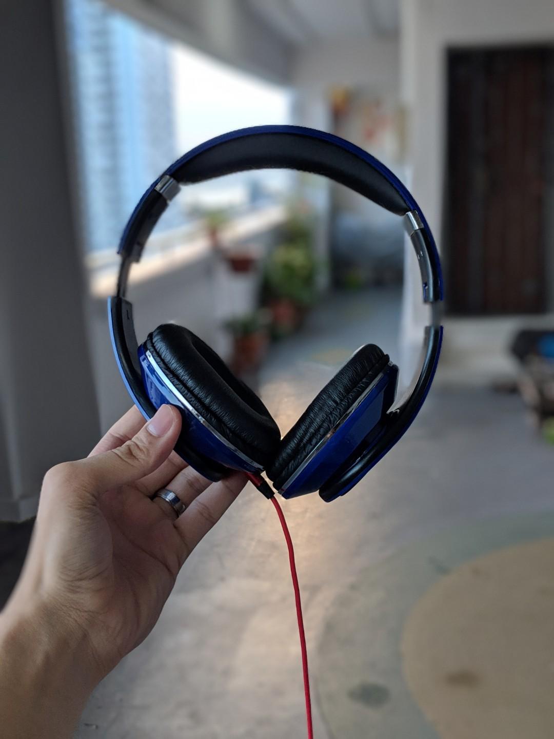 Beats foldable headset, Audio, Headphones & Headsets on Carousell