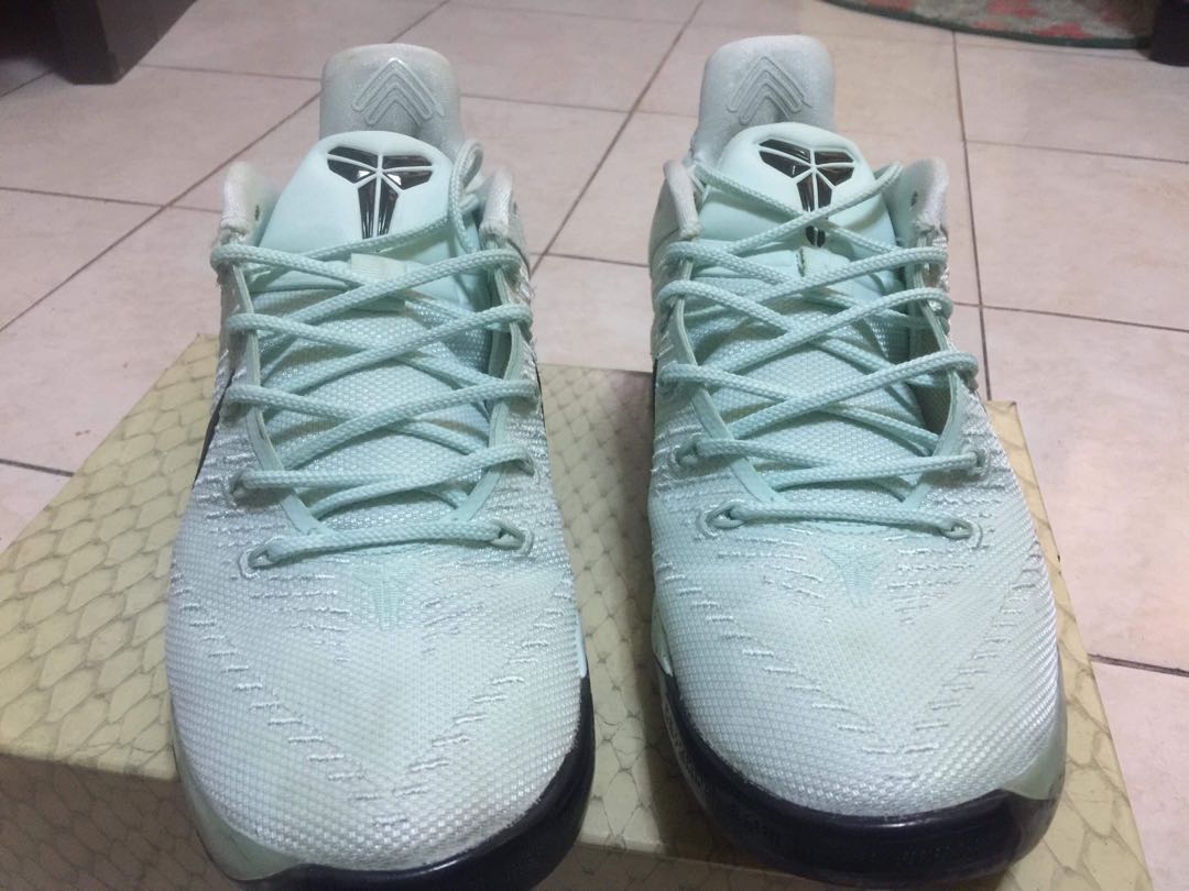 Kobe ad igloo, Men's Fashion, Footwear, Sneakers on Carousell