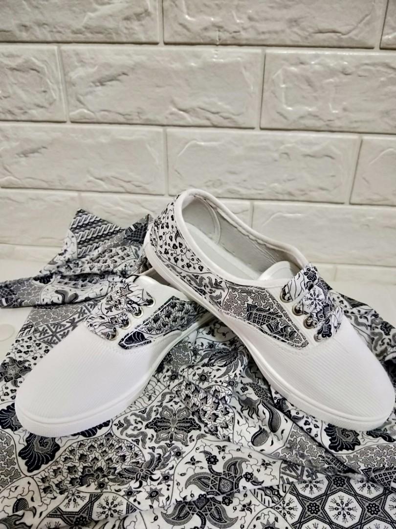 Customised Batik shoes, Women's Fashion, Footwear, Sneakers on Carousell