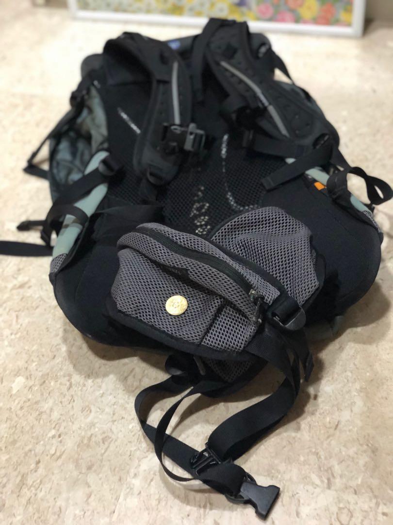 Osprey Atmos 35 M, Men's Fashion, Activewear on Carousell